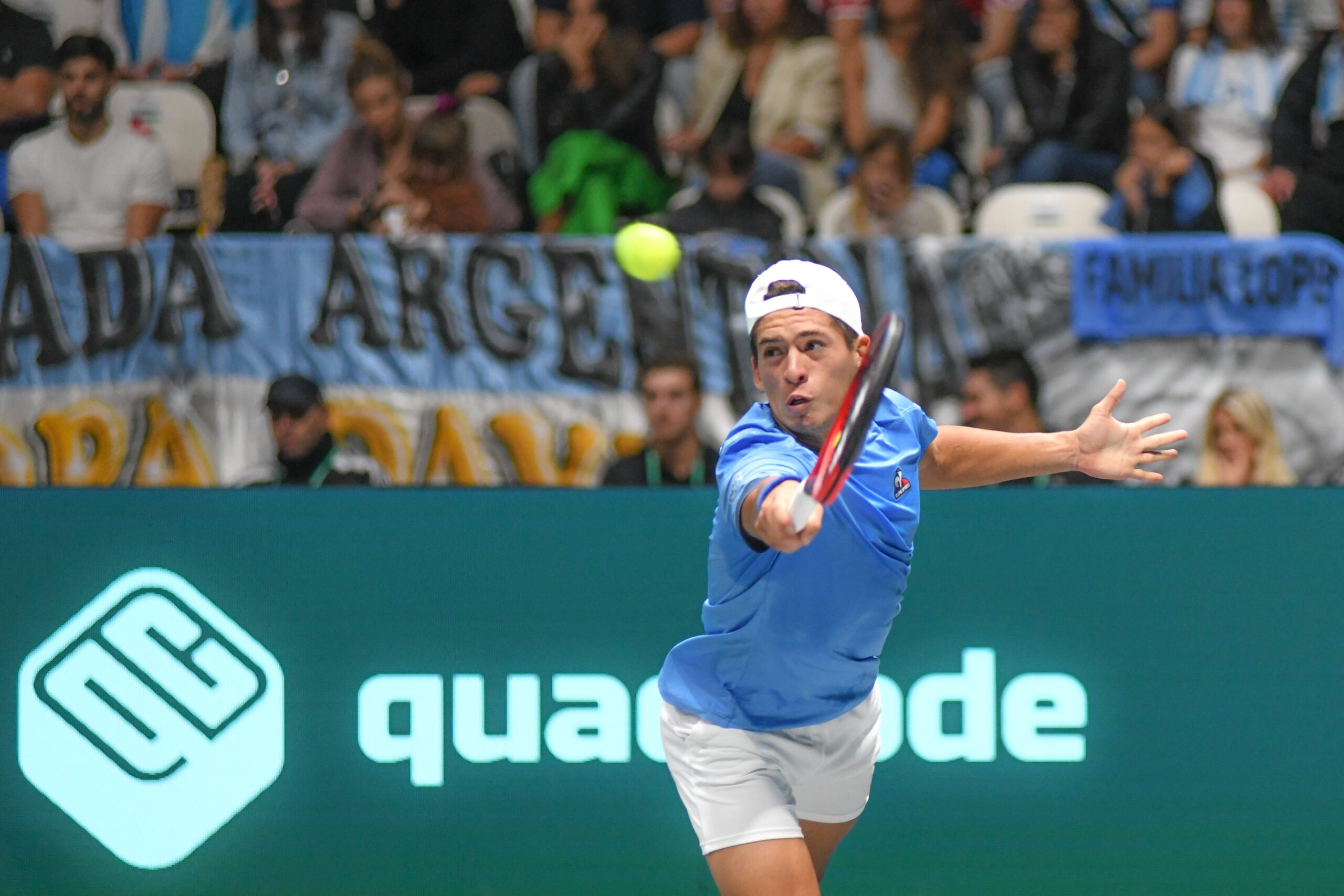 Dura caida y eliminación de Argentina en la Davis en las tres series ...