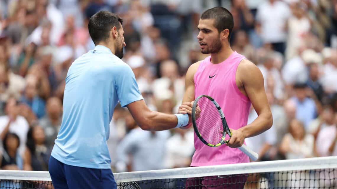 Alcaraz vence a la leyenda Djokovic y ya espera a Sinner en la final del US Open